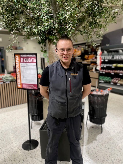 Miika Taavetti aloittaa kauppiasuransa K-Market Mutissa Sievissä