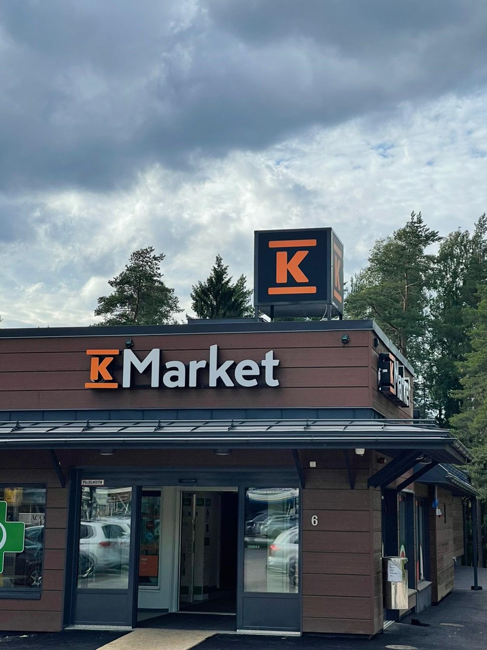 K-Market Tikkari avautuu uudistettuna Tikkakoskella